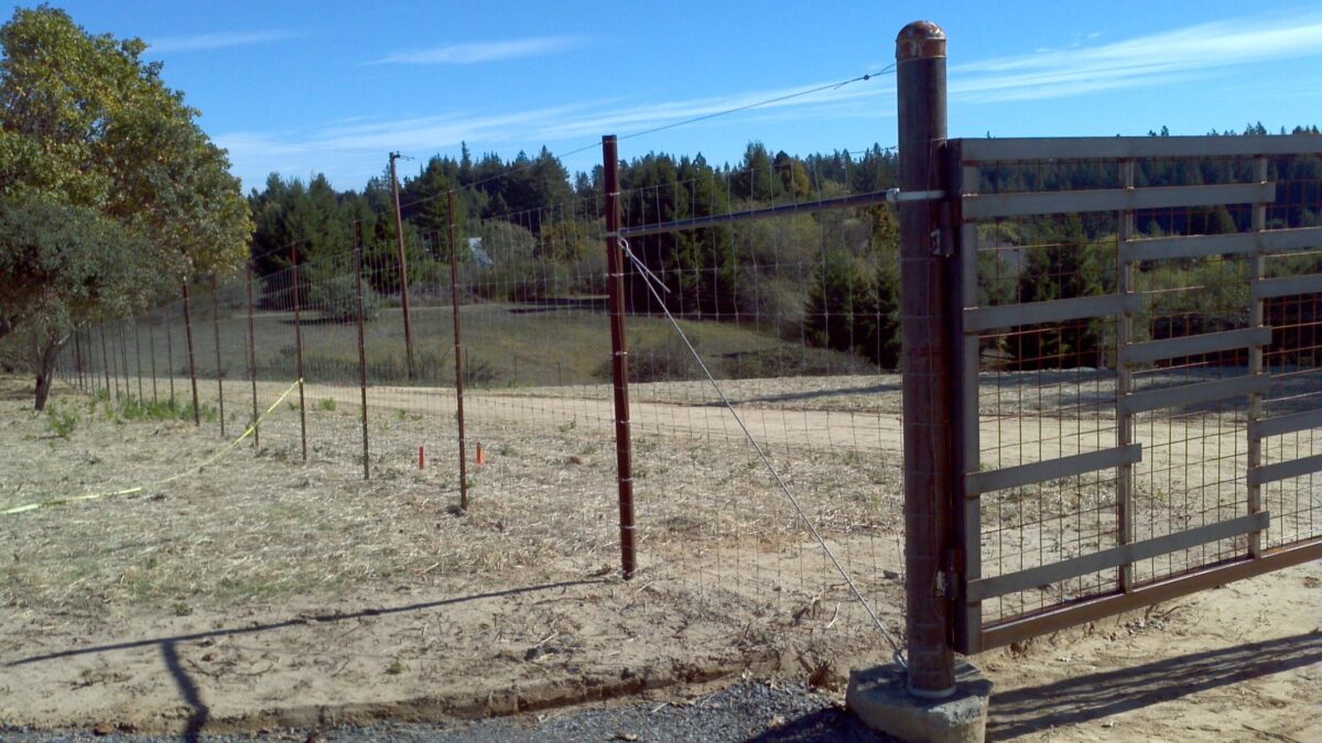 Deer and Vineyard Fence - SC Barns Buildings and Fence
